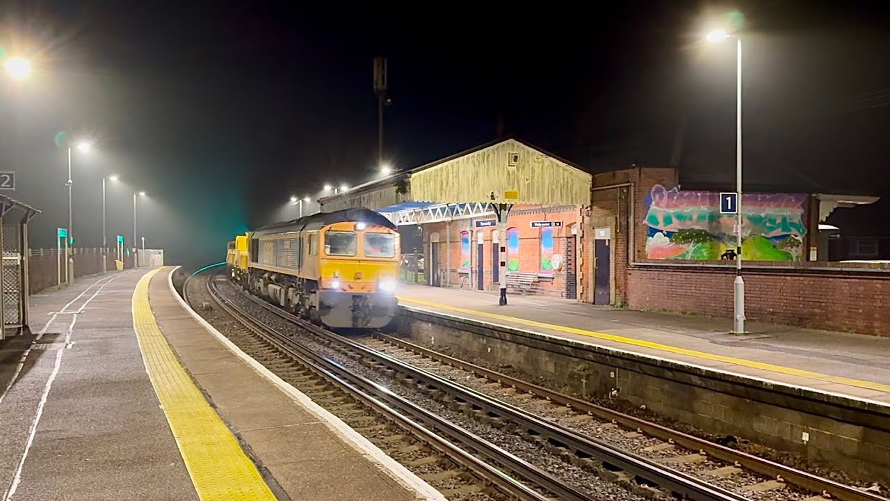 Wessex Snow & Ice Treatment Train passing Hamworthy - 23/01/2025 - YouTube