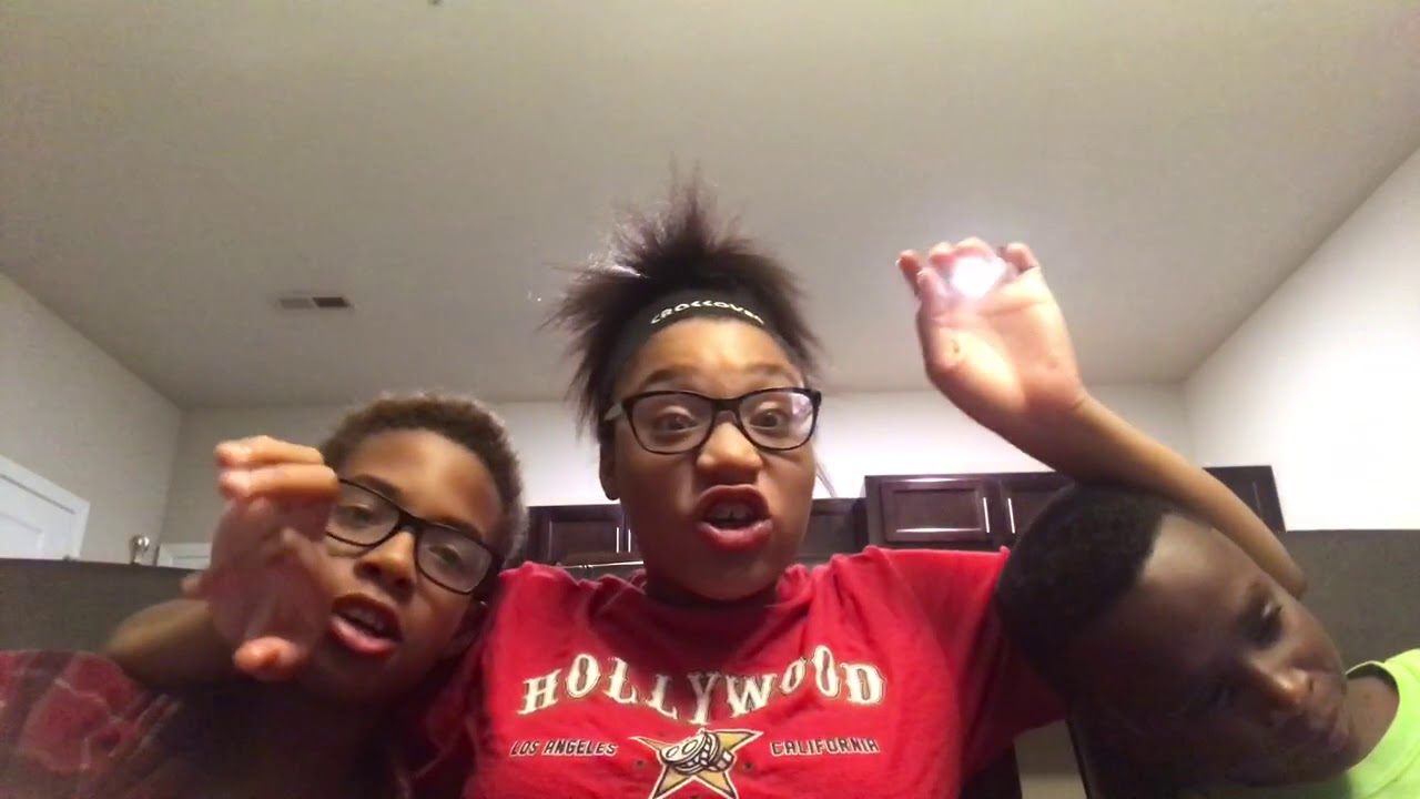 Talking with the fam🖤🤟🏽🔥🍕 - YouTube