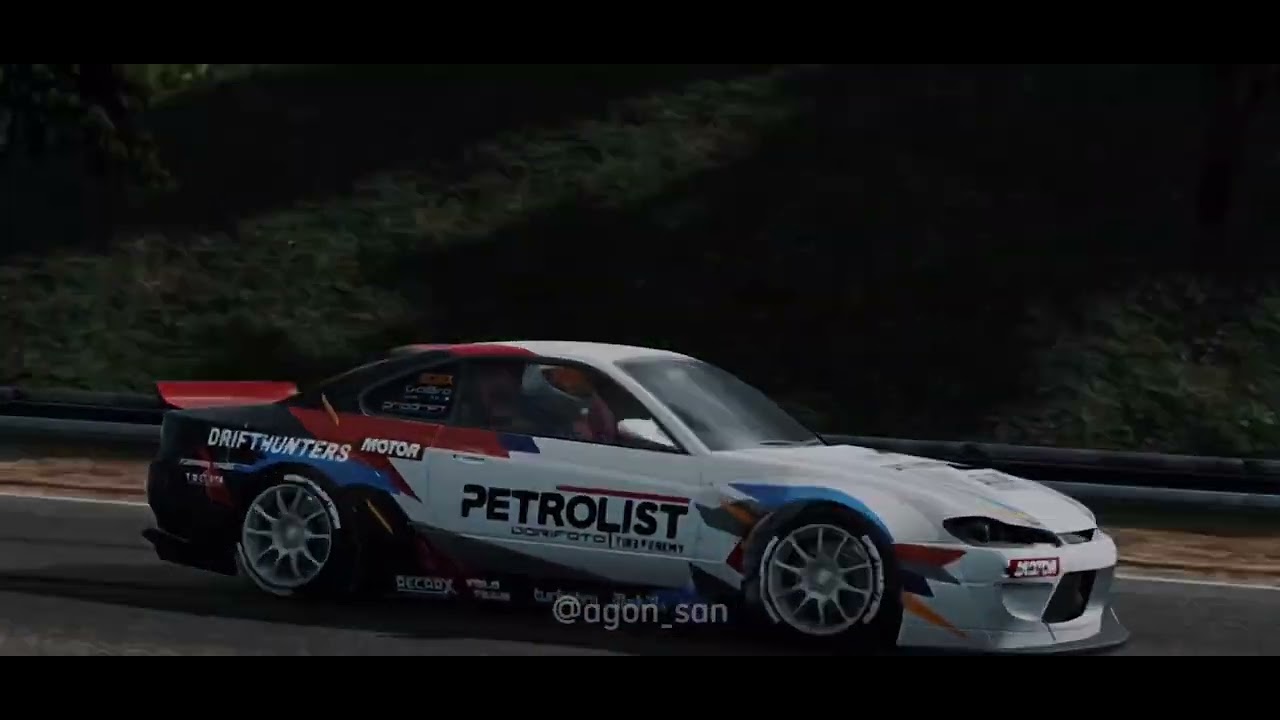 R32 vs S15 - YouTube