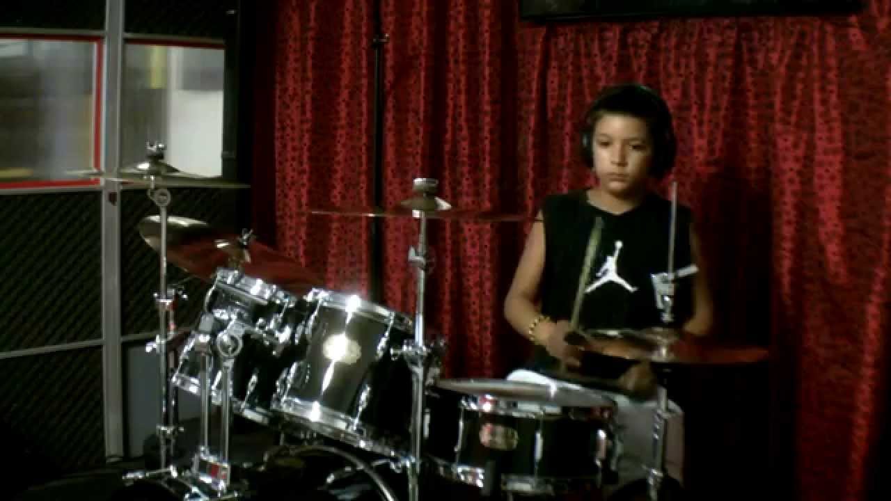 Eric Stoddard performing Back In Black by AC/DC - YouTube