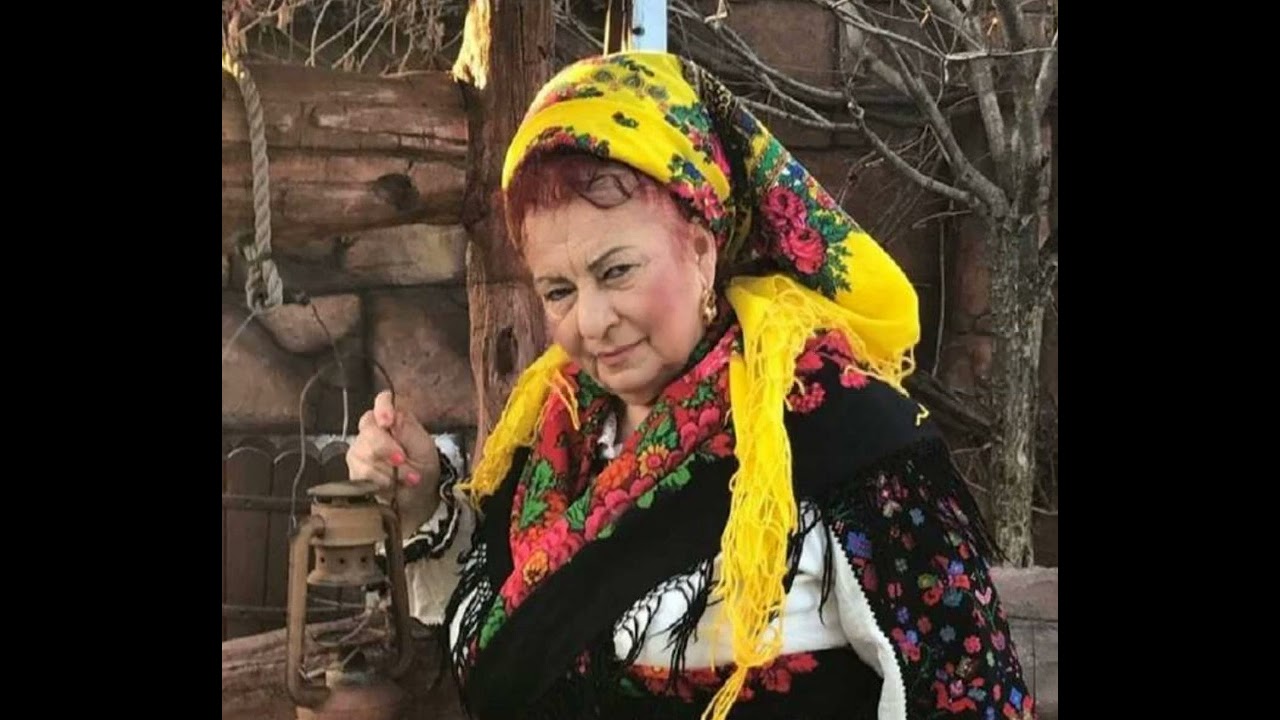 Florica Duma - Trei feciori treceau pe Prut - YouTube