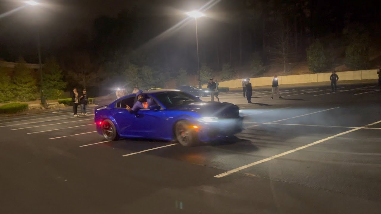 hellcat owner shows everyone how to properly slide *must see* - YouTube