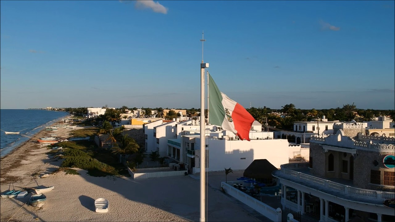 Drone en Malecón de Progreso Yucatan - YouTube