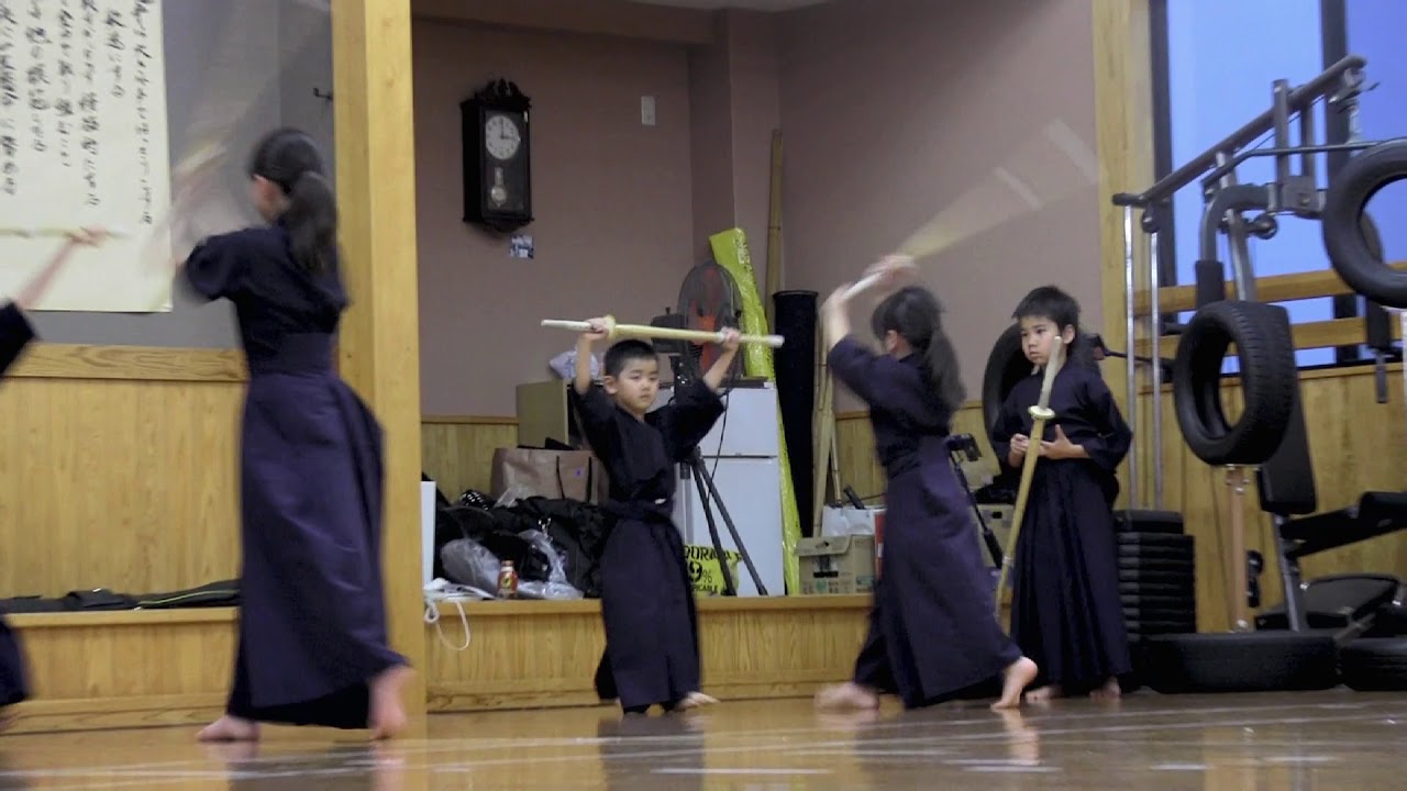 Kendo Kids - All Japan Budogu Dojo - YouTube