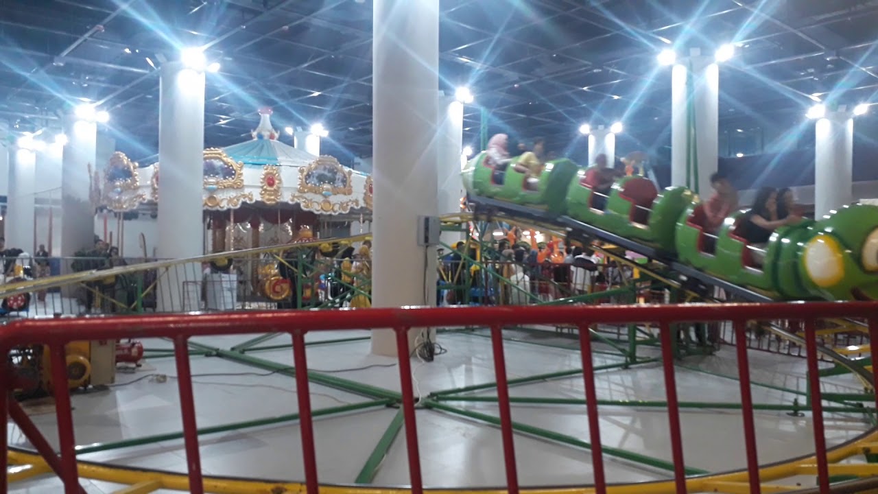 KESERUAN BERMAEN ULIL DI KING MALL BANDUNG - YouTube