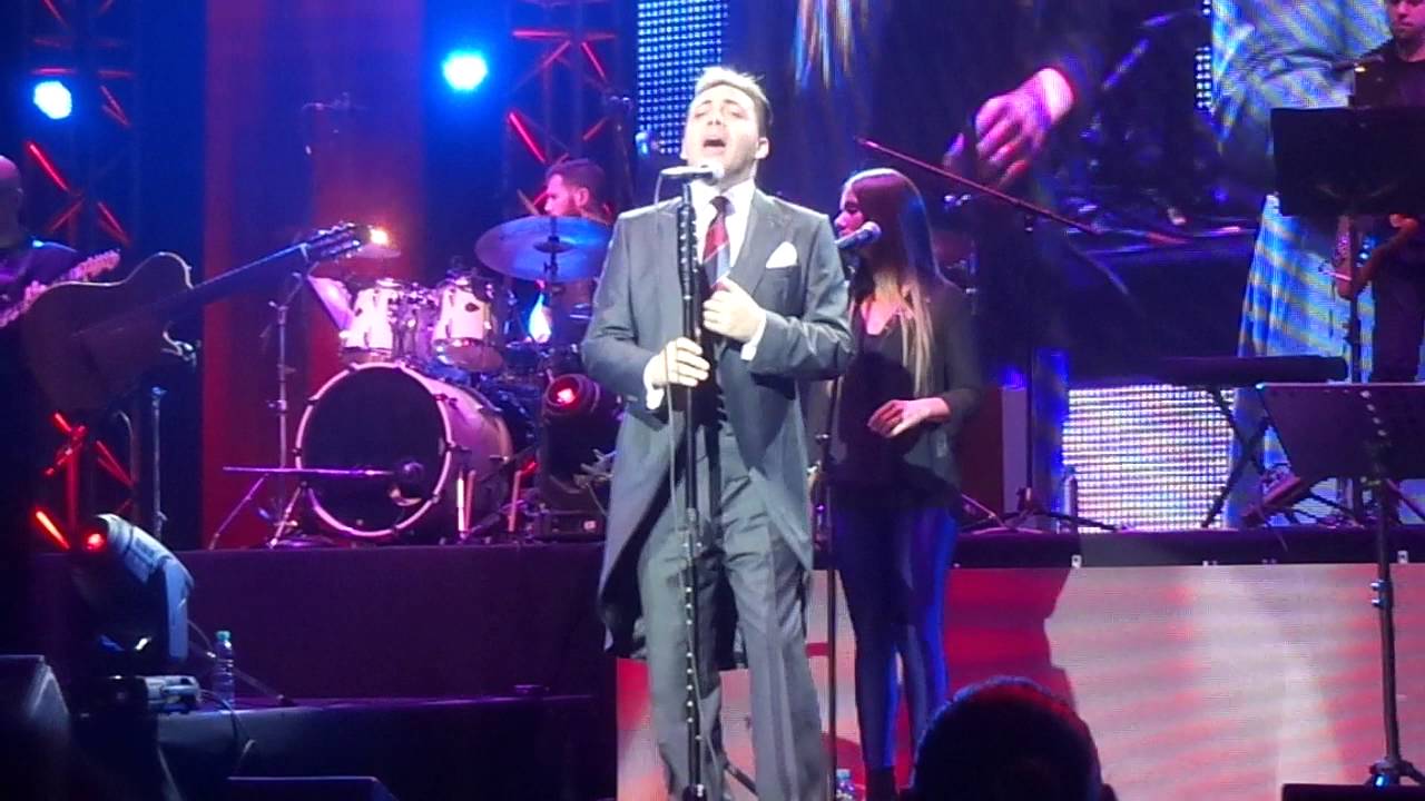 Cristian Castro El triste Gran rex 9/12/15 - YouTube