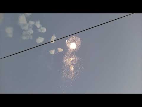 2" Rat ****** 25 Shots Firework - YouTube
