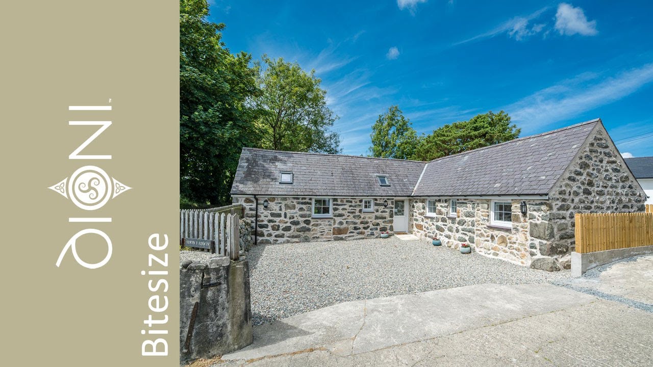 Lovingly Renovated Barn Near the Lôn Goed | Llwyn-Y-Forwyn | Bitesize ...