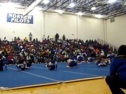Norview High School District Cheerleading Competition 2011 - YouTube