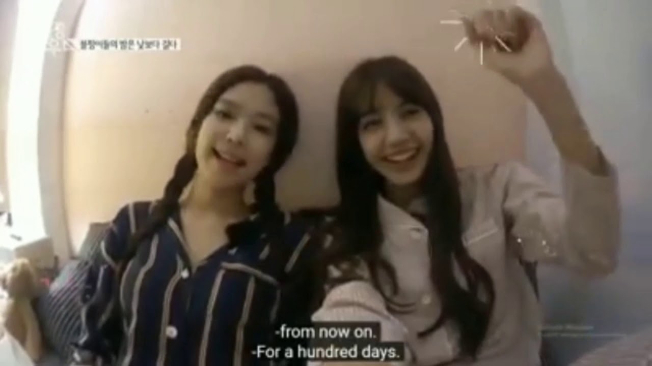 BLACKPINK LISA & JENIE SUPER FUNNY - YouTube