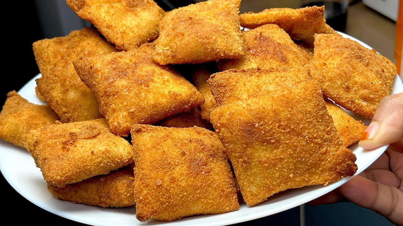 ചിക്കൻ പഫ്‌സ് ഉണ്ടാക്കാൻ ഇത്രയേ പണിയുള്ളൂ! രുചിയൂറും മസാല നിറച്ച സൂപ്പർ Chicken Puffs | Bread ...