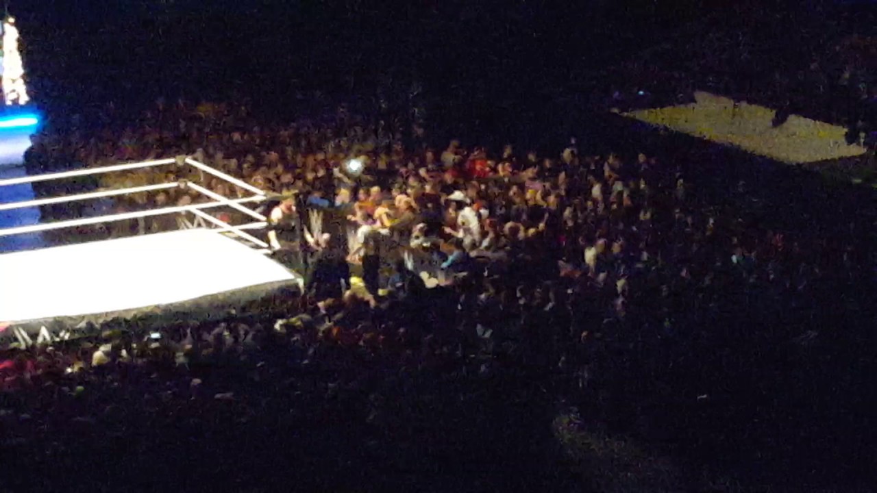 WWE Holiday Tour December 19th 2016 - YouTube