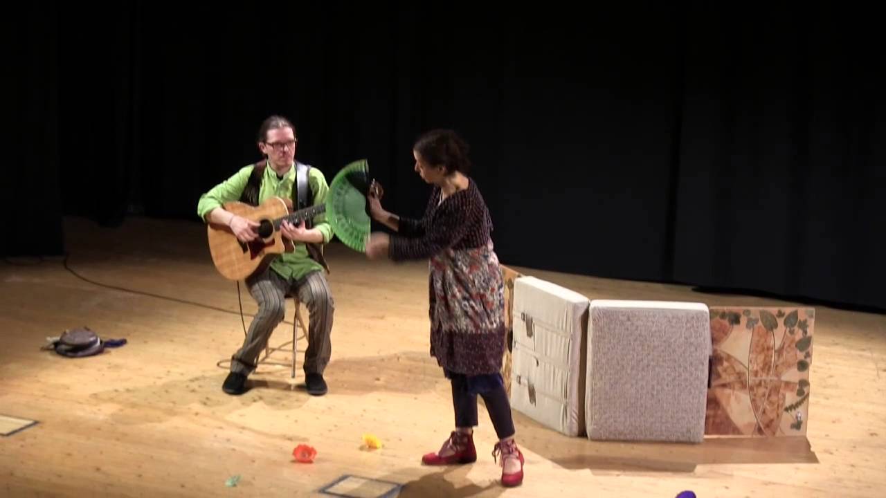 La storia dell'ape blu - YouTube