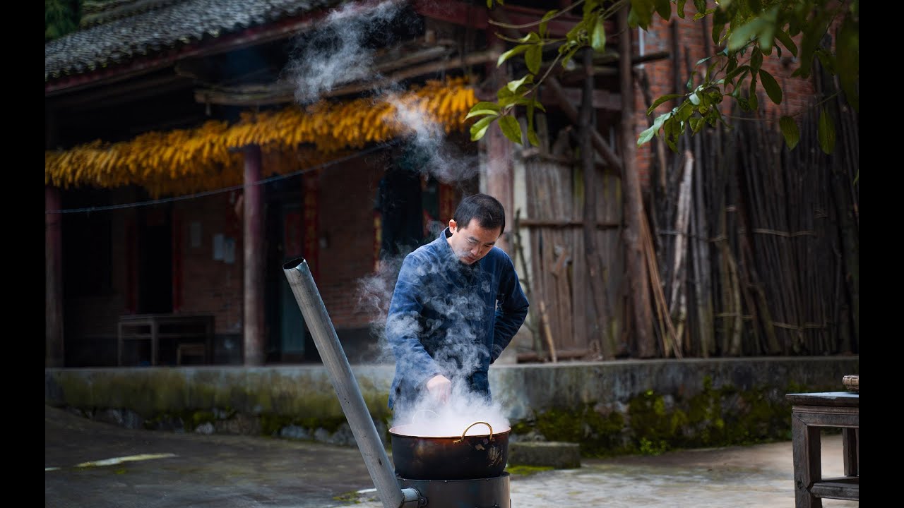 How do the Chinese make Honeydew Herbal Pei Pa Koa? 历经半年采药，集齐十味药材，终于做成 ...