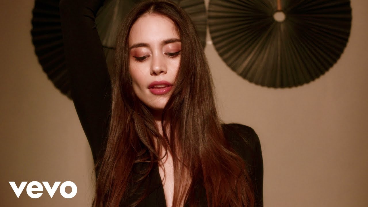 Sena İris - Yan Benimle - YouTube Music