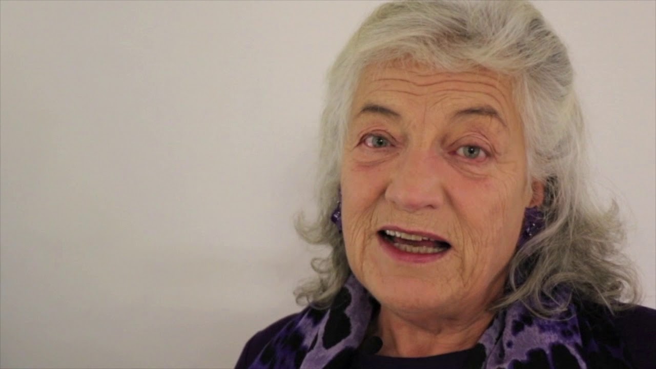 Ellen Ringier_Schweizerdeutsch - YouTube