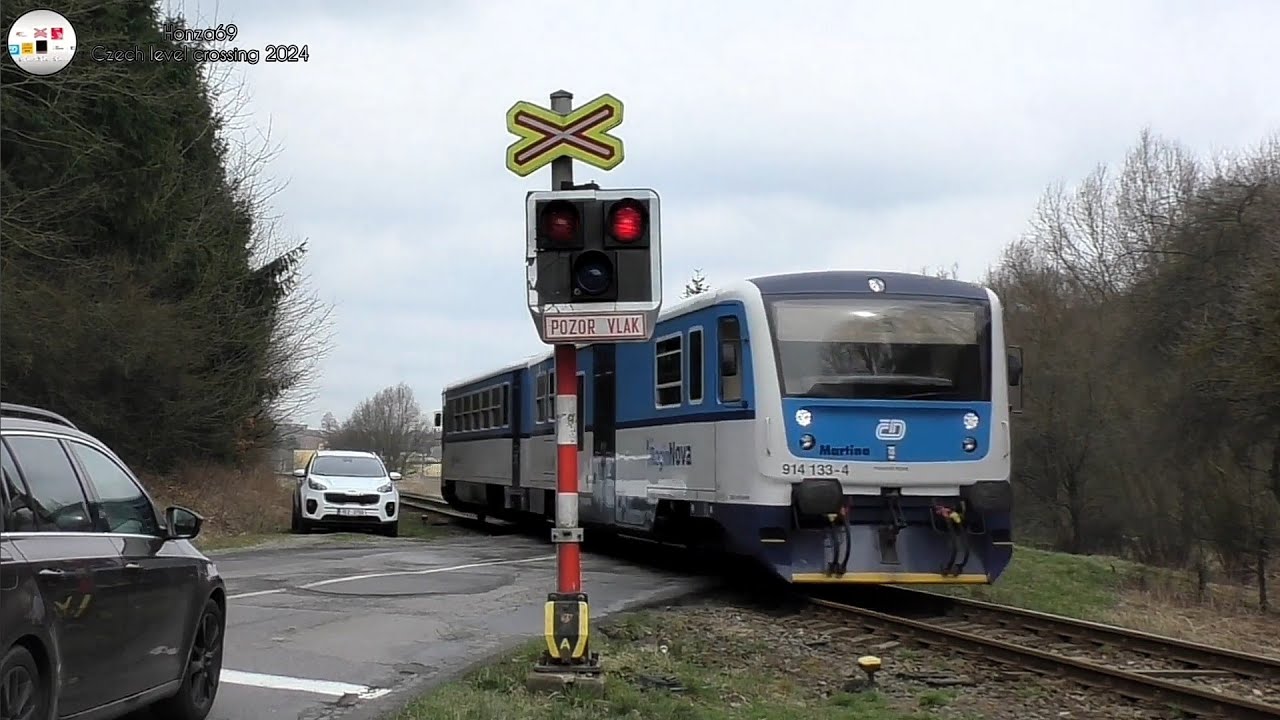 Železniční přejezd Boskovice #2 2.3. 2024 Czech railroad crossing - YouTube