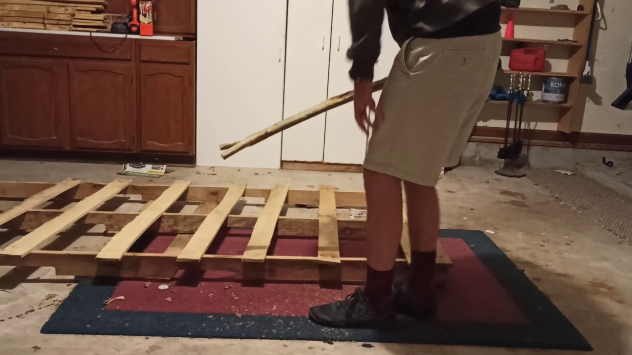 Hands down the EASIEST way to take apart a pallet! - YouTube