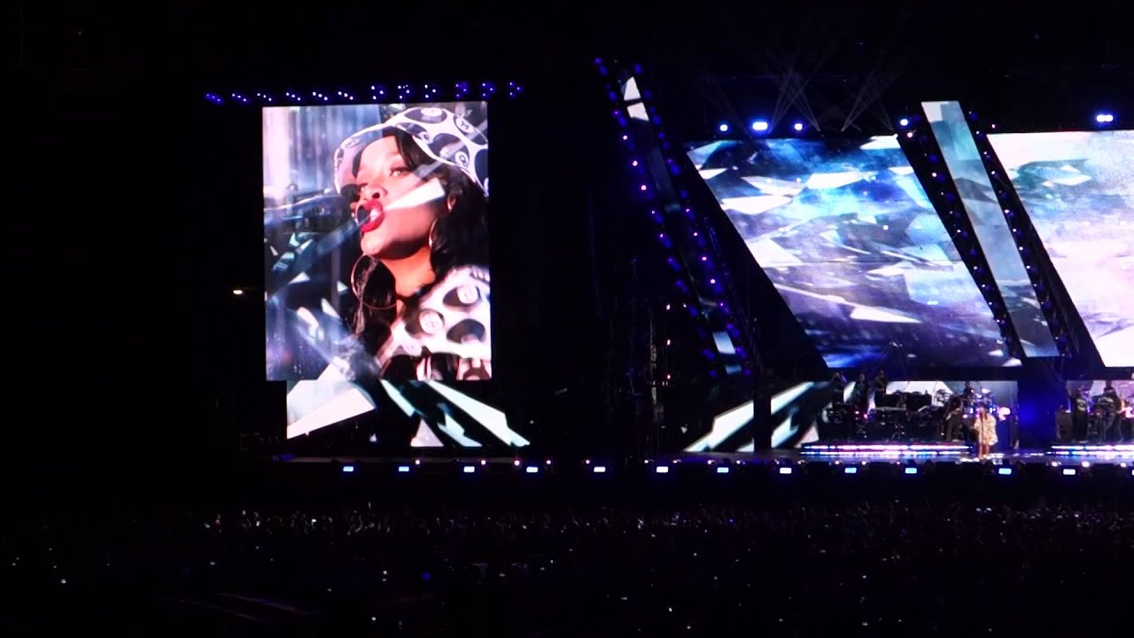 Rihanna "Diamonds" live 8-8-2014 - YouTube