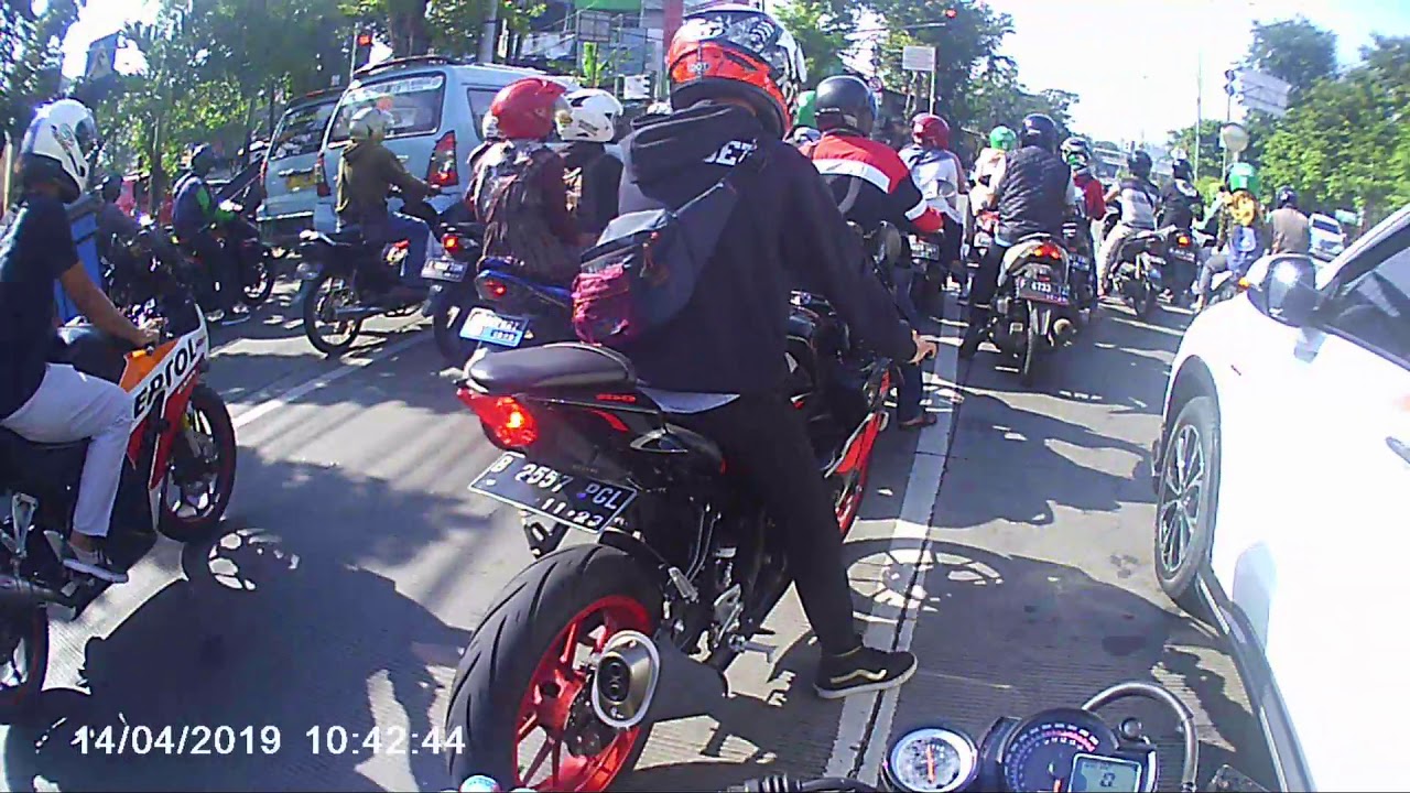 Yamaha RZR x Suzuki GSX 150 - YouTube