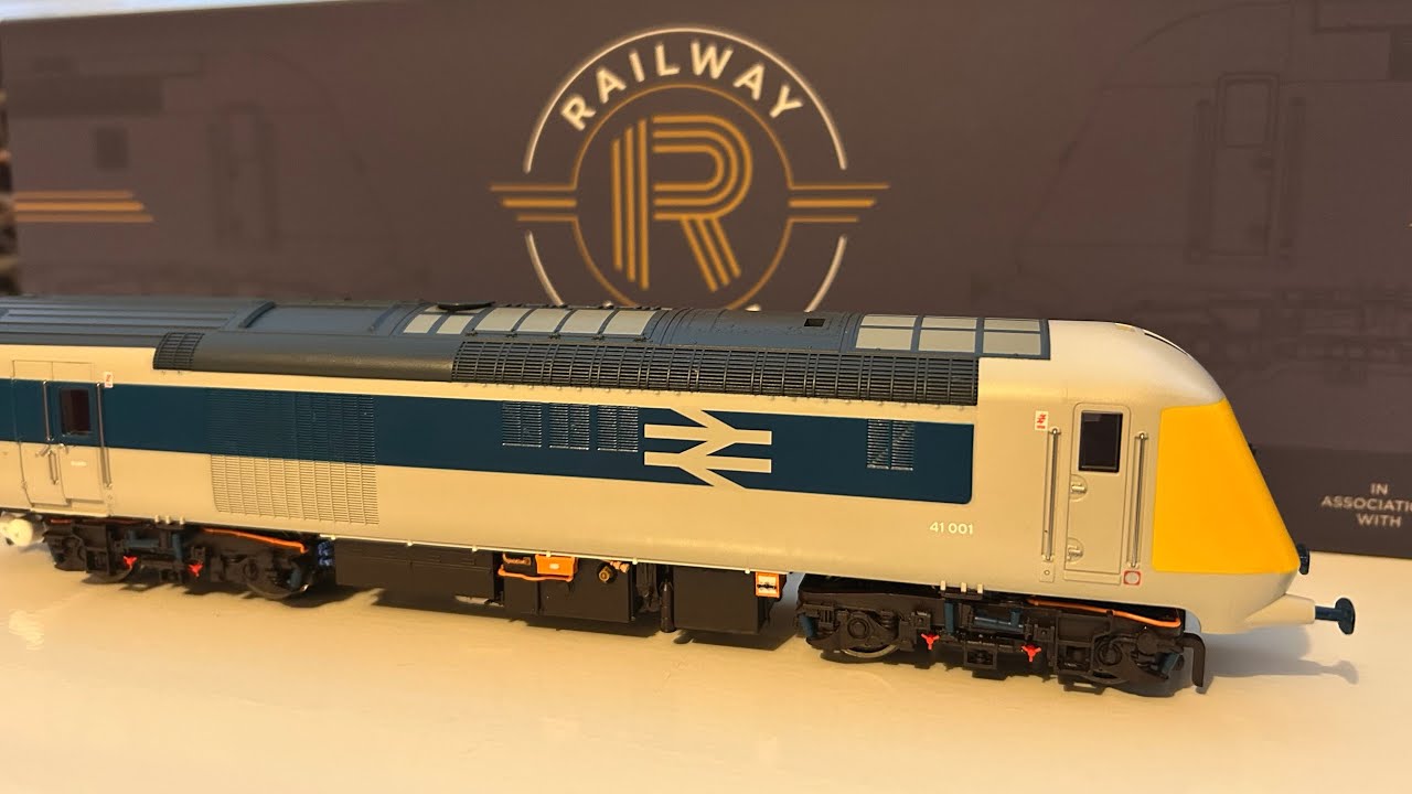 Rails / Bachmann Class 41 HSDT Prototype - YouTube