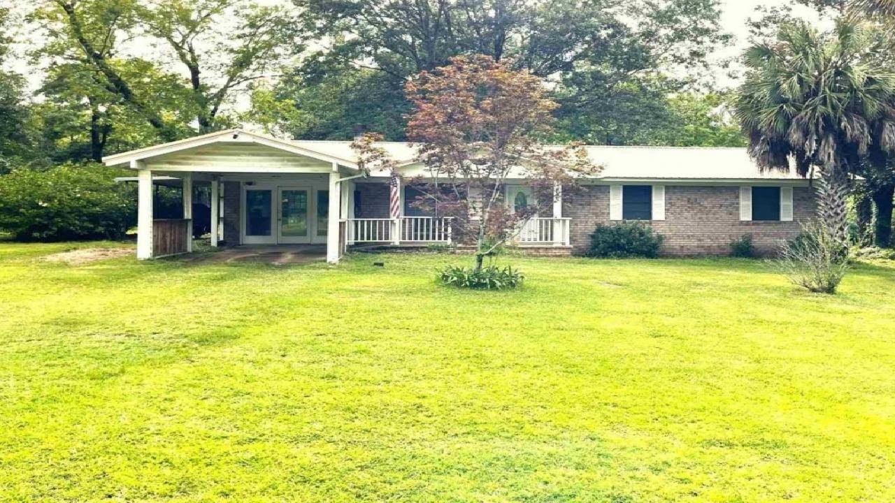 2300 Ruby Ln, Pace, FL Presented by Vivian Corwin. - YouTube