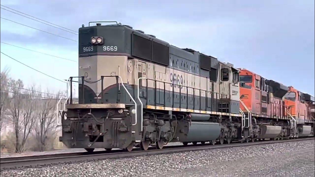 BNSF #8460 Southbound Loaded Energy Coal Train With MAC DPU Power Unit - YouTube