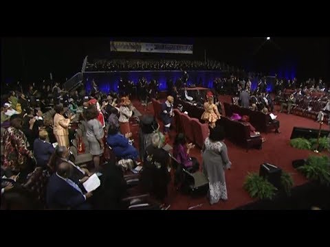 "Stretch Out" Praise Break at 111th COGIC Holy Convocation - YouTube