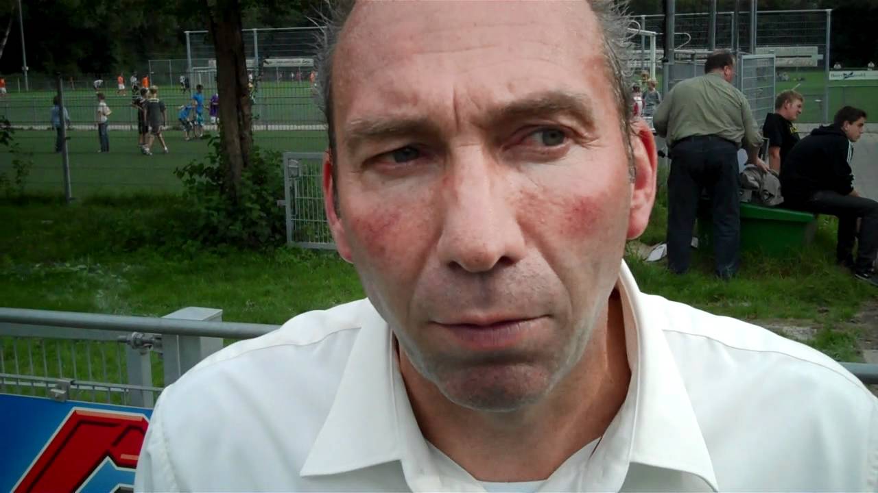Johan van Bijsterveld - trainer Nieuw-Lekkerland - YouTube