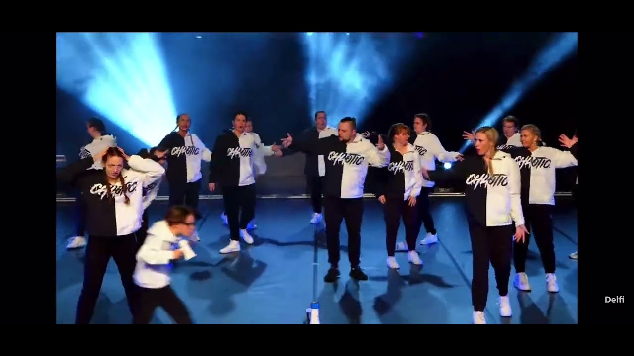 Modus Dance Banda with Kids - YouTube
