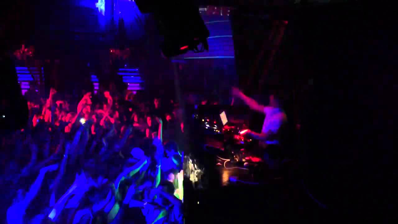 Porter Robinson @ Pacha NYC U18 - YouTube