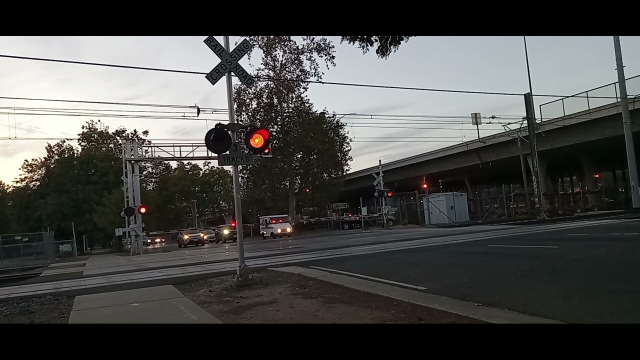 SacRt 234 Outbound Blue Line @ Sacramento CA 10/17/2022 - YouTube