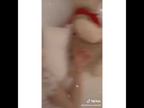 KUMPULAN VIDIO TIKTOK PRILLY LATUCONSINA