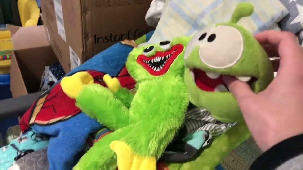 The Story of Struggled Huggles - YouTube