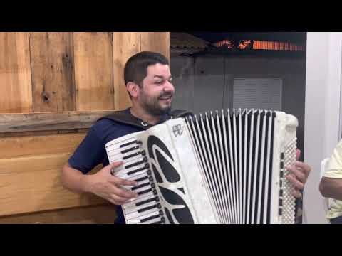 Alan Moreira imitando o fundo da grota - YouTube