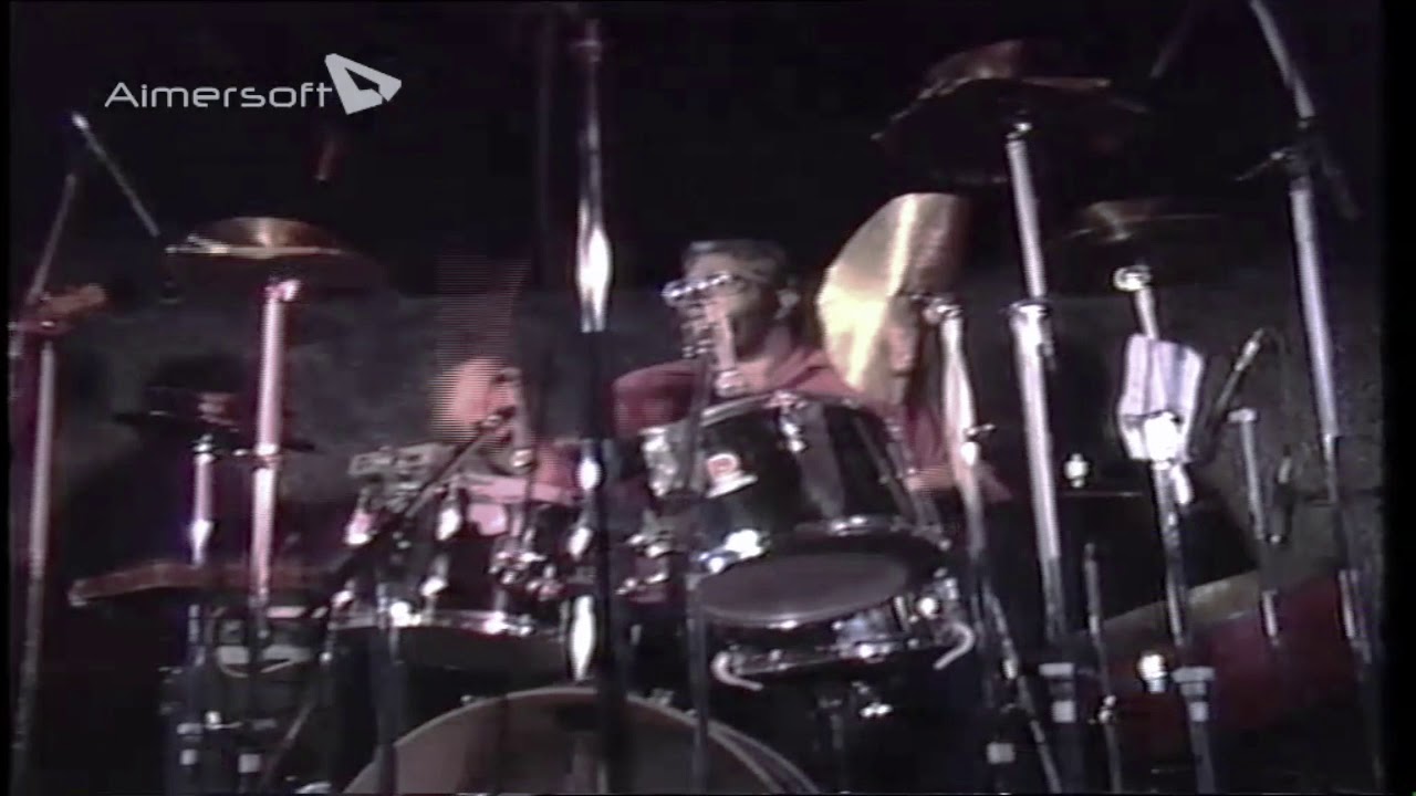 David Moss DRUMMING (1989): 53 seconds of a groove - YouTube