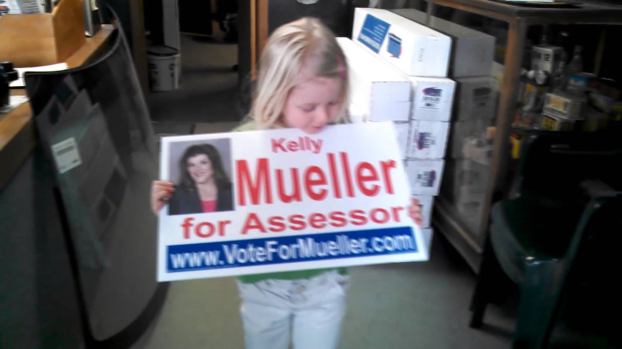 Brooke Kinney endorses her favorite Candidate - YouTube