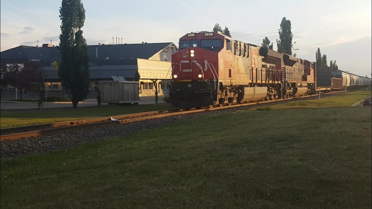 CN 3239 Leads An Eastbound Sand Train w/ Lots of Rare Cars, A Wave & A Horn Show!!!! - YouTube
