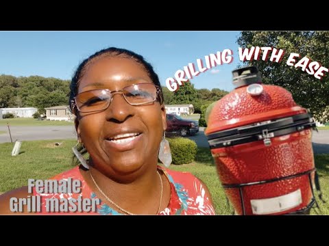 Best Ever BBQ Chicken and Hamburgers / Female Grill Master - YouTube
