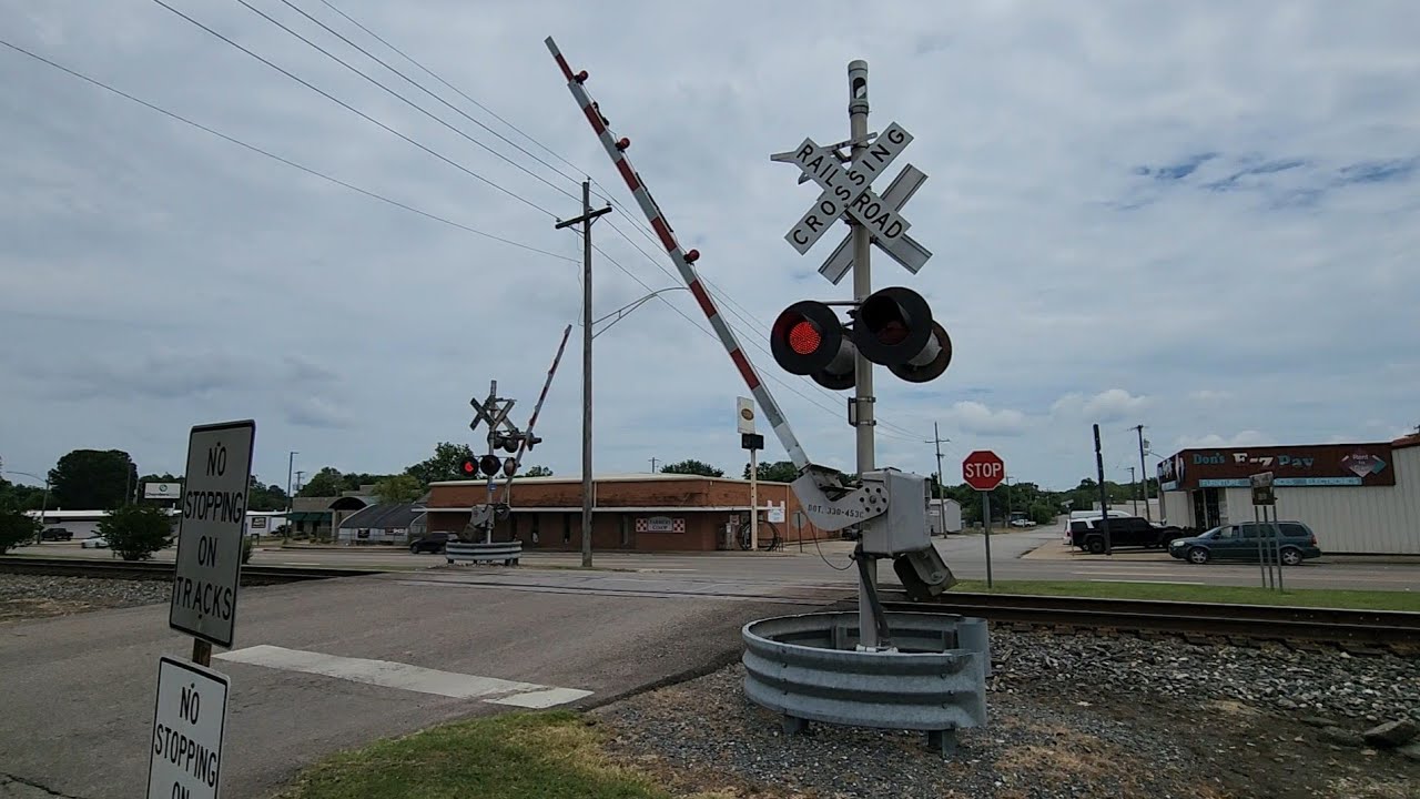 (Early "Proto" GS E-Bell) 4th Street Railroad Crossing (North Side ...