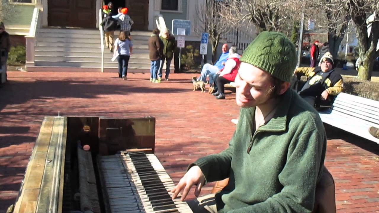Will Harrington, Provincetown Street Performer - YouTube