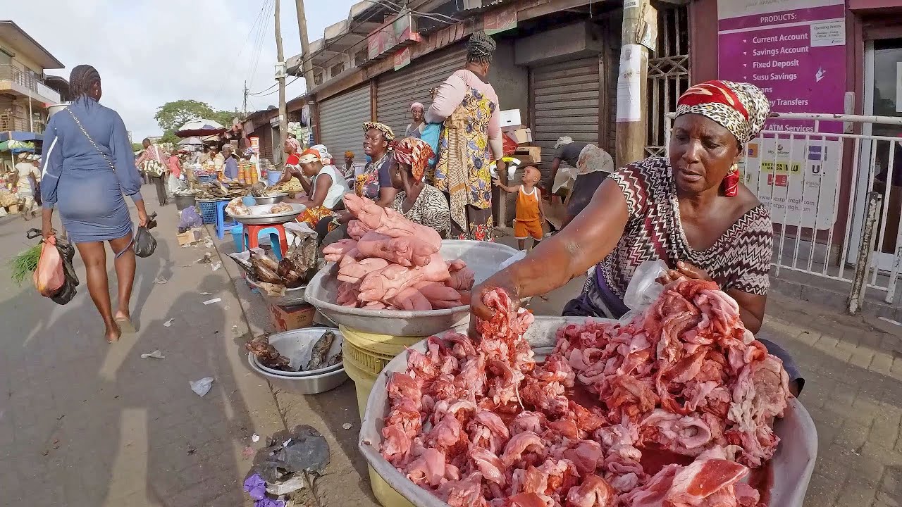 RAW FOOD MARKET IN GHANA ACCRA MAKOLA - YouTube