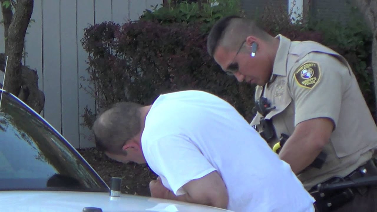 Police Investigating "Gypsy Scam" Transport 5 Men from Apartment on ...