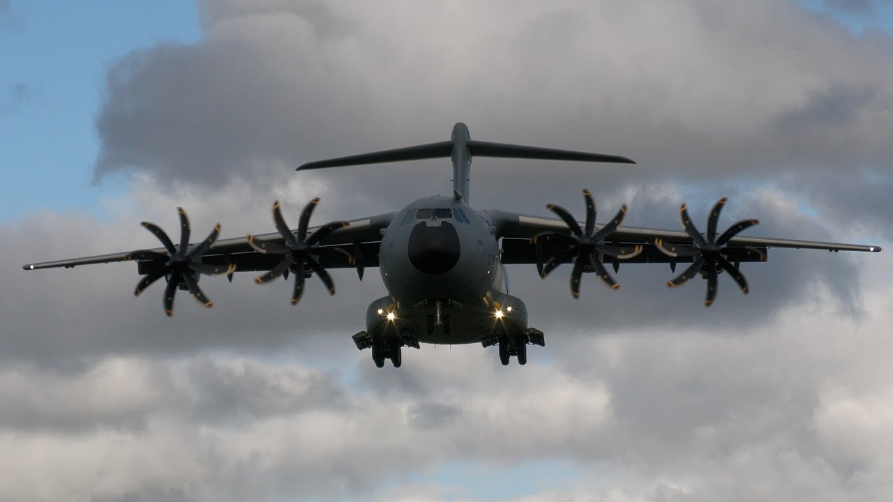 RAF heavy planes at Brize Norton 🇬🇧 - YouTube