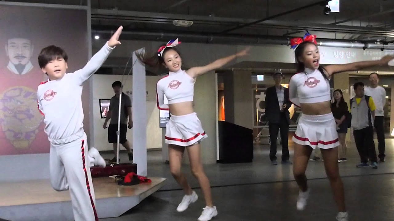한국(KOREA) 어린이(CHILD) 댄스(DANCE) 스타(STAR) - YouTube