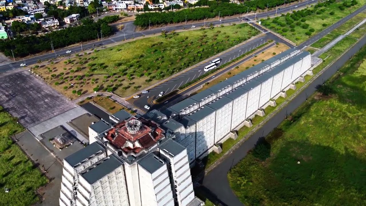 Columbus Lighthouse (исп. Faro a Colón). Маяк Колумба - YouTube