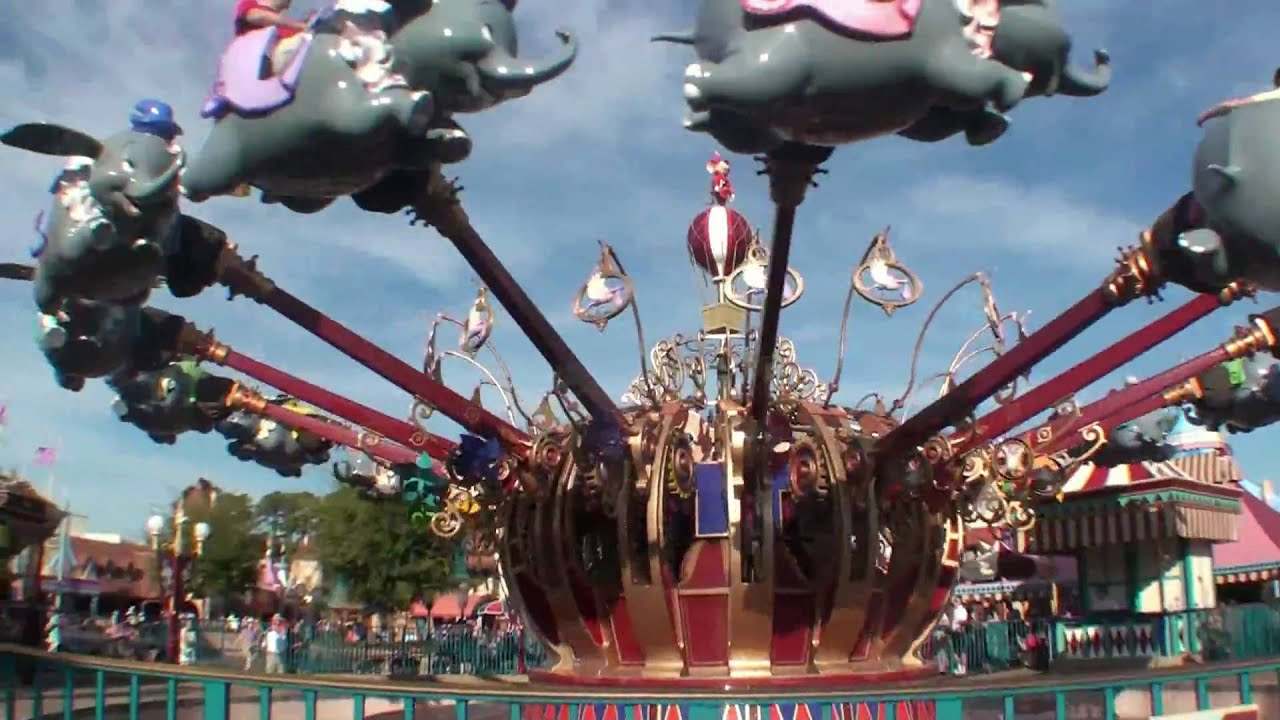 Walt Disney World - Magic Kingdom "Dumbo" - YouTube