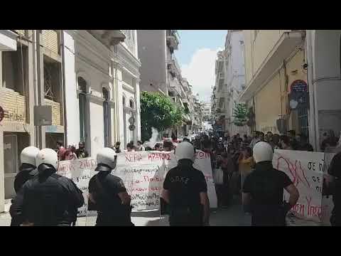 tempo24.gr ΠΟΡΕΙΑ ΑΝΑΡΧΙΚΩΝ ΓΙΑ ΤΟΥΣ ΠΛΕΙΣΤΗΡΙΑΣΜΟΥΣ ΣΤΗΝ ΠΑΤΡΑ Ι - YouTube