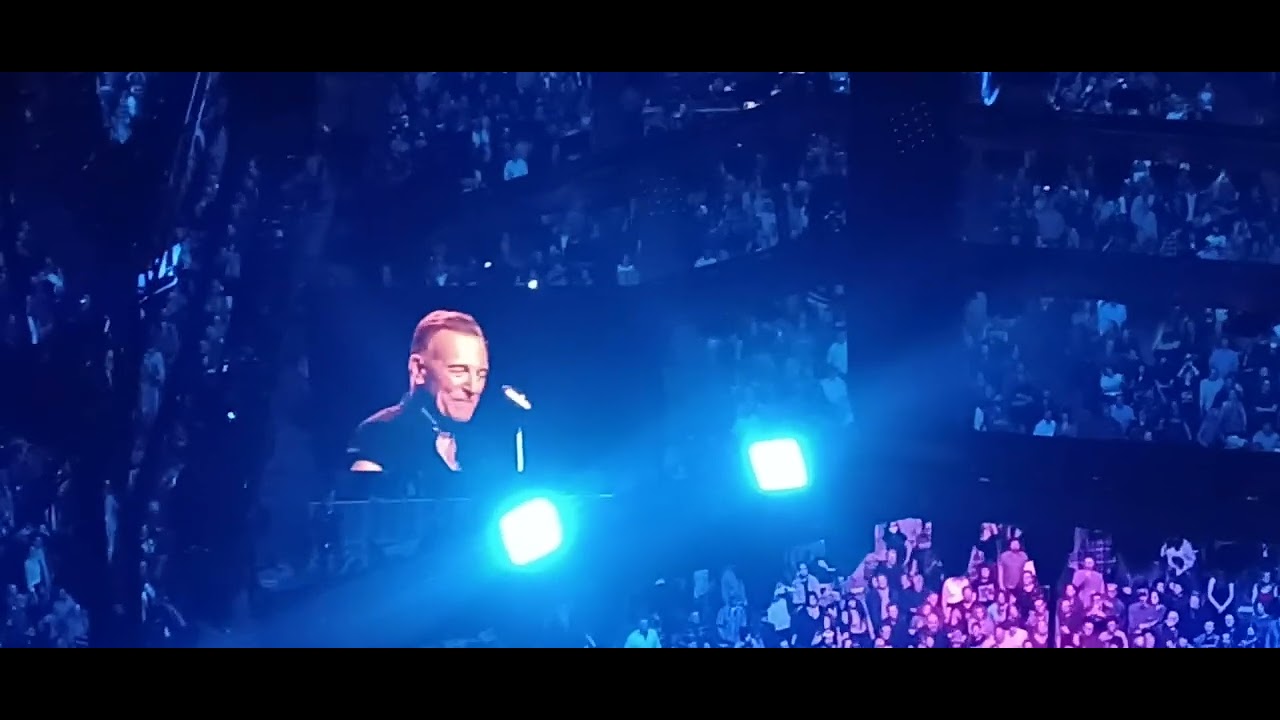Bruce Springsteen & E Street Band Thunder Road at Moda Center Portland ...