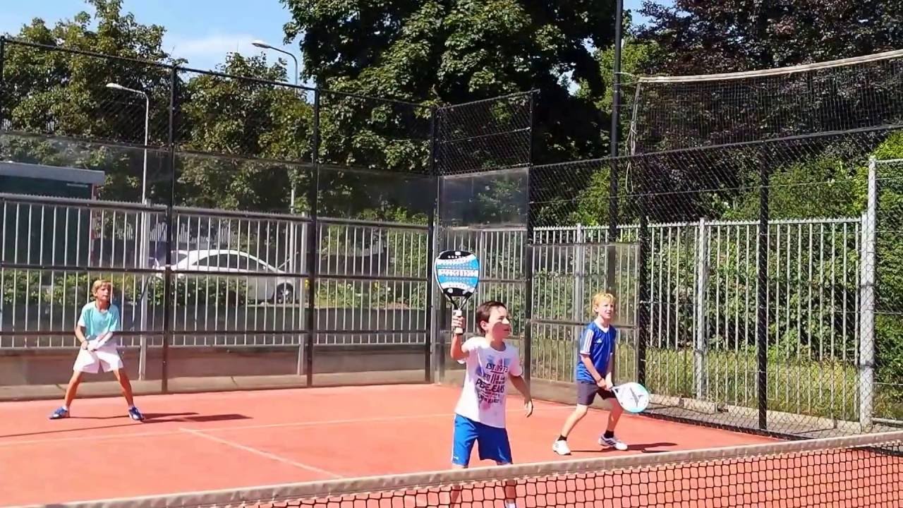 padel voor jeugd, kinderfeestjes, padelclincs, Den Bosch - YouTube